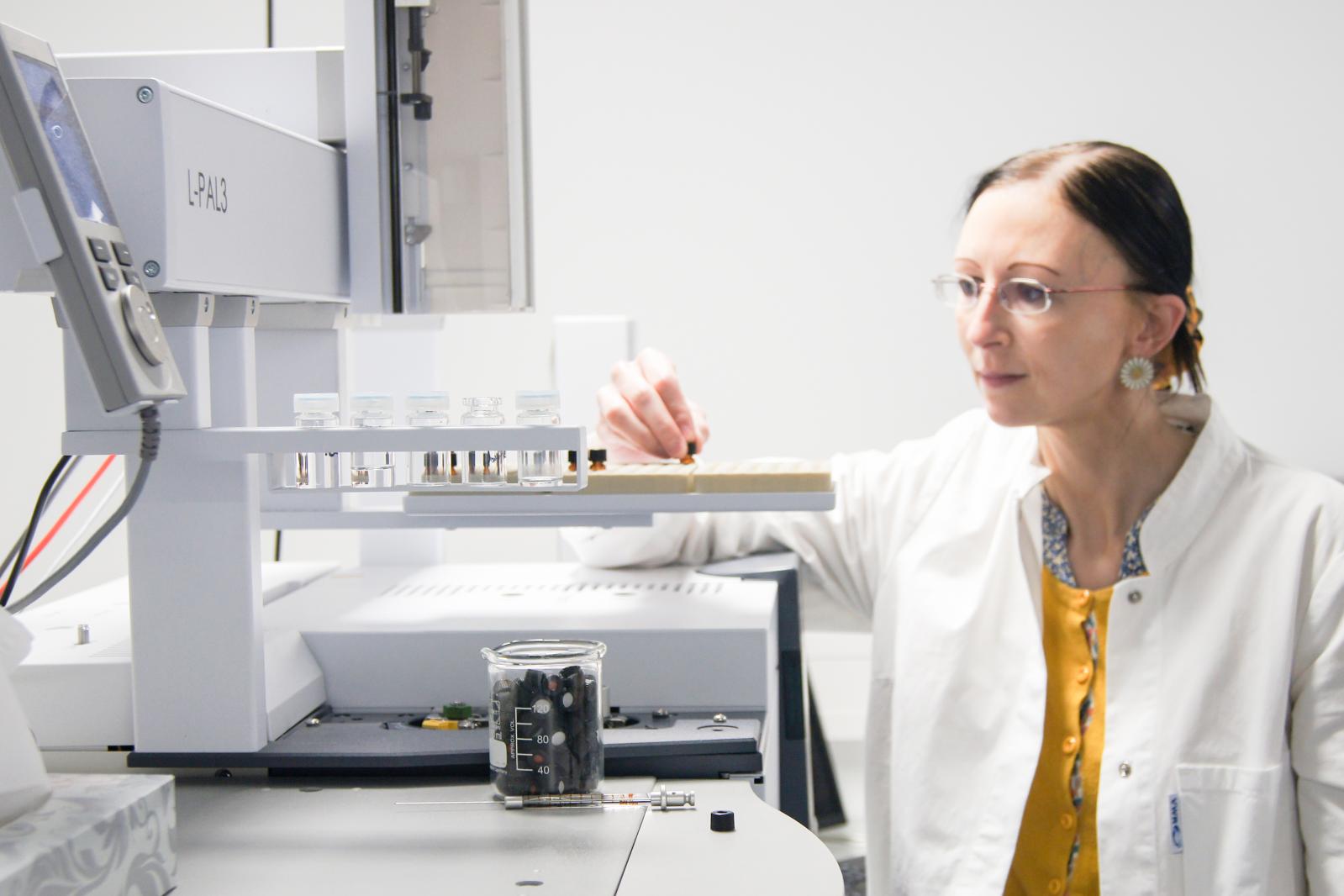 Your Leading Lab for Flavor Analysis - aromaLAB